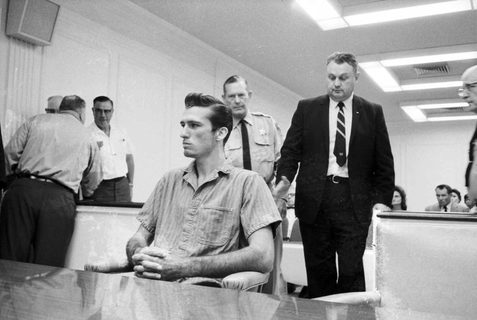 Robert Riggs' Prolific Storytelling Compared To Yellowstone's Taylor ...